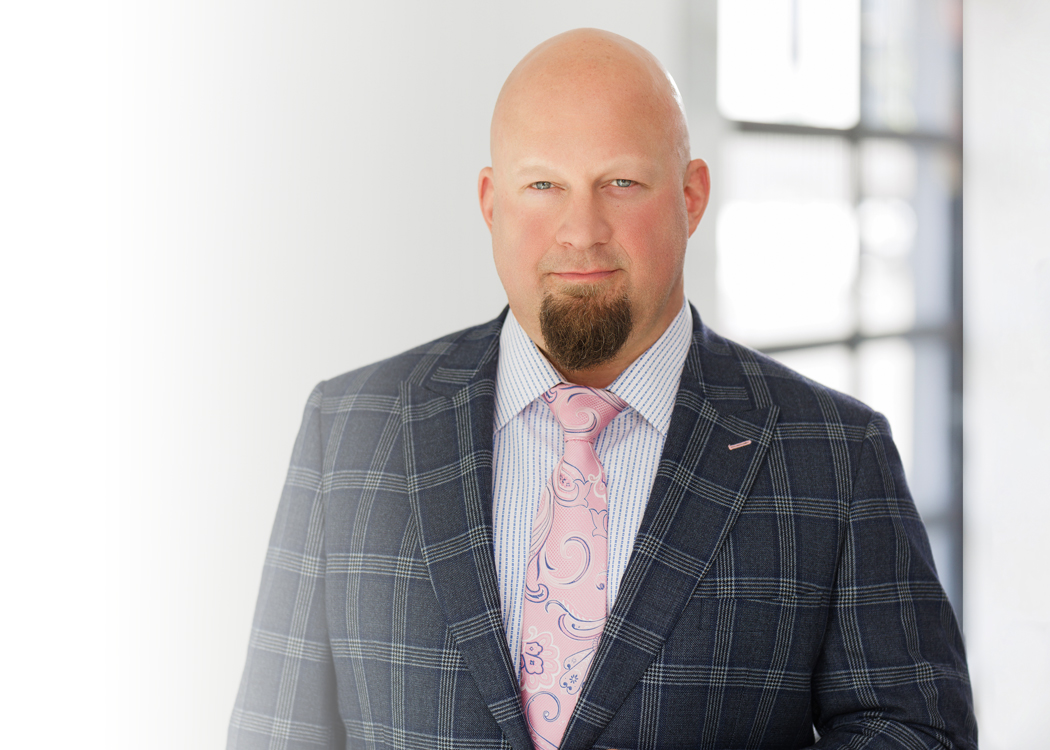 J.R. Maddox - Business & Litigation Attorney At Minneapolis Law Firm